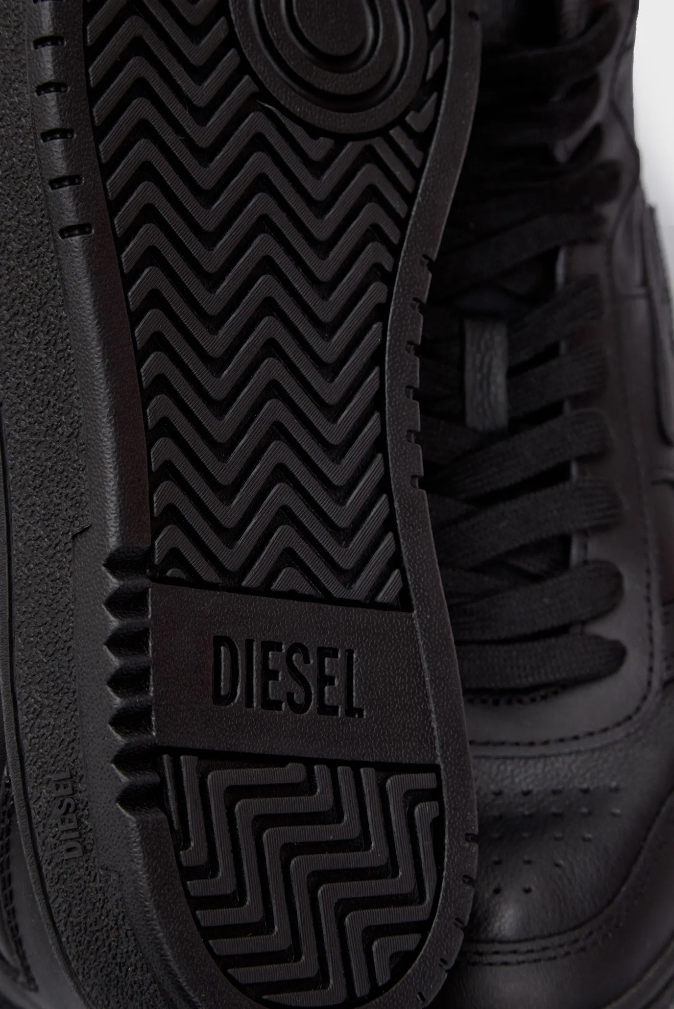 Хайтопы UKIYO S-UKIYO V2 MID SNEAKERS Diesel Y03205 P5576 — FR Group