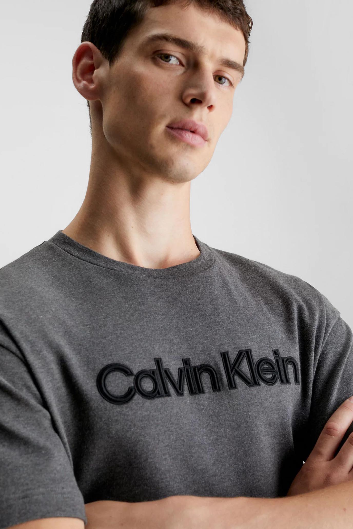 Футболка RAISED EMBROIDERED LOGO T-SHIRT Calvin Klein K10K112727 — FR Group